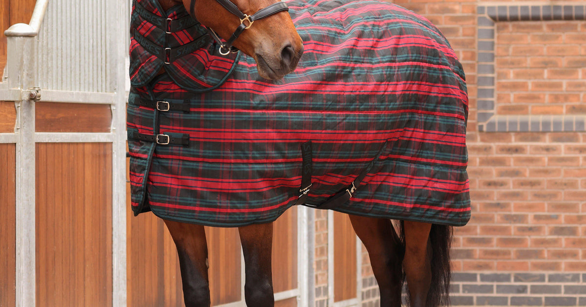 Shires Tempest Plus 200 Stable Combo Rug Red Tartan – Naylors